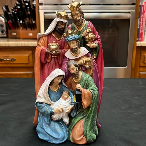 CVS | Holiday | Nwt One Piece Polystone Christmas Holy Family Figurine ...